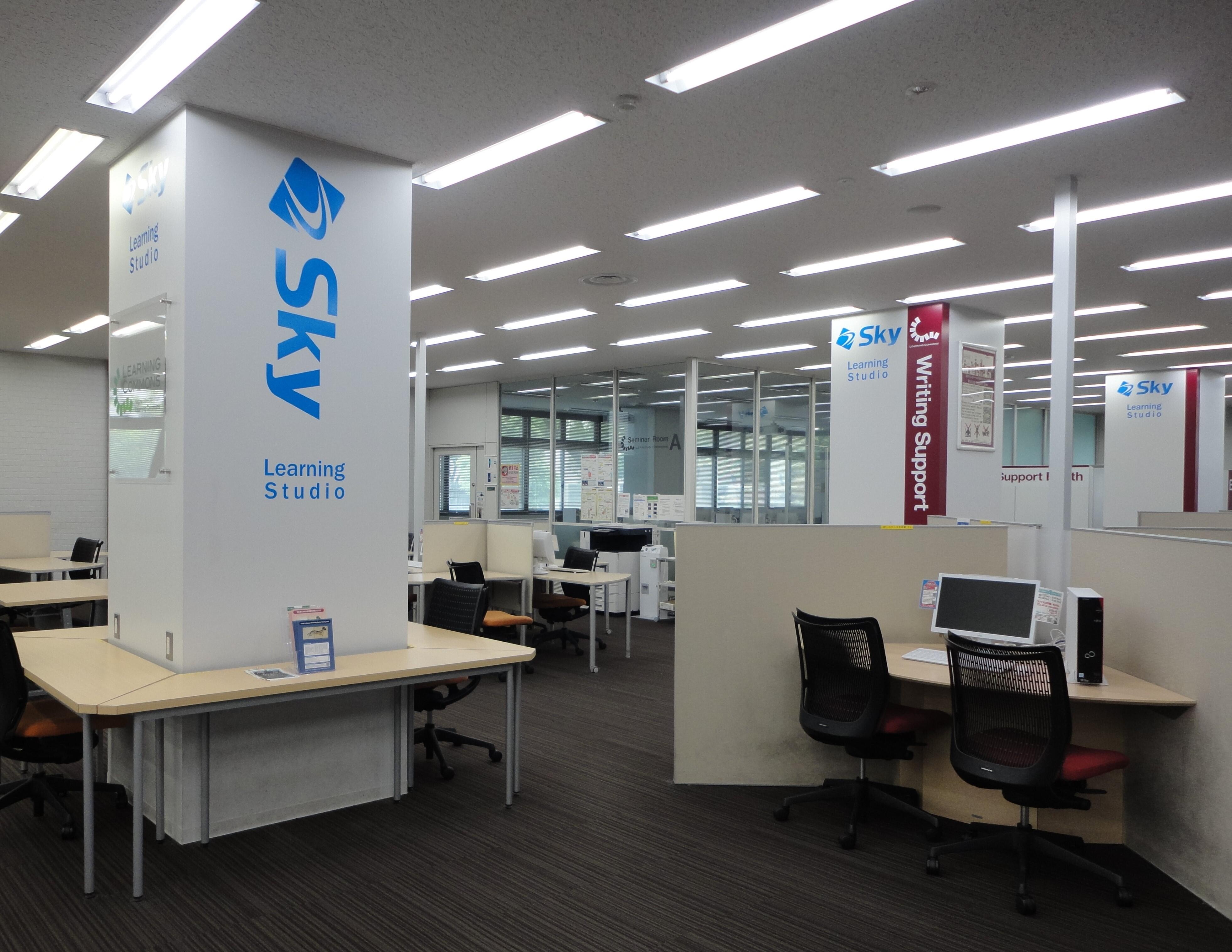 名古屋大学附属図書館2階 多目的ラーニングエリアの新愛称を「Sky Learning Studio」と決定し、開設記念式典を開催 | 名古屋大学